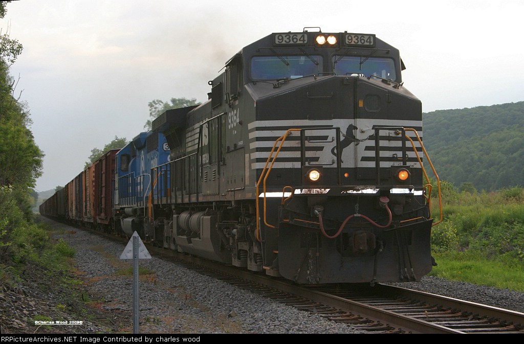 NS 9364 and 3439 lead the Gang Mills-Geneva turn north on the corning secondary